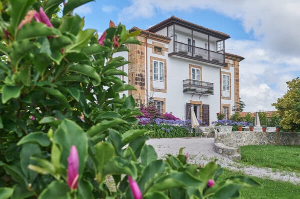 Protected mansion in Cantabria • The Sibarist